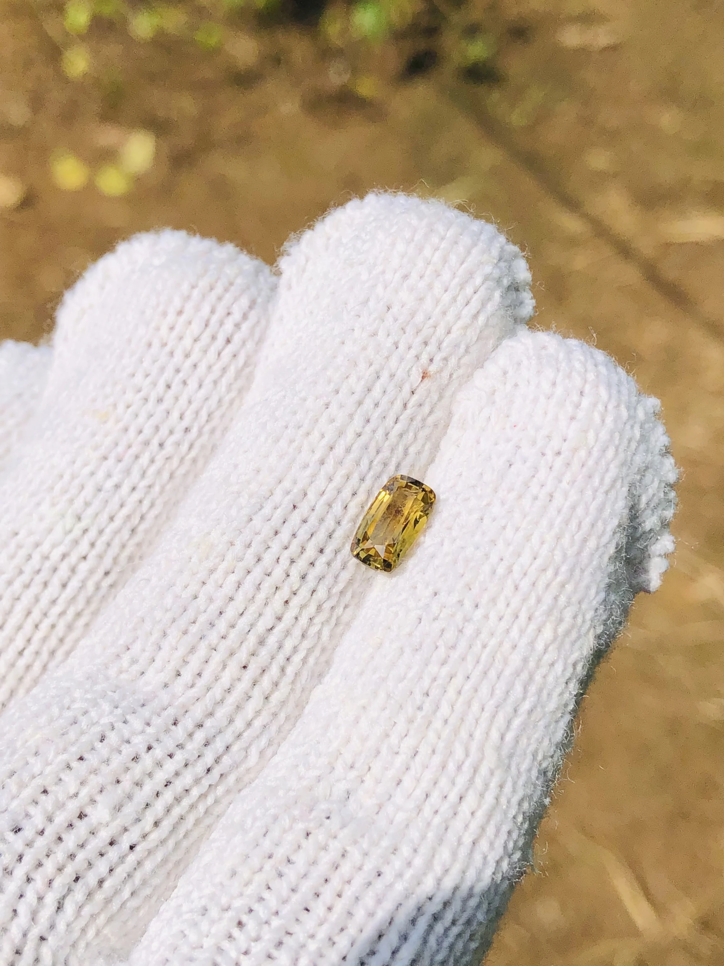 Natural Yellow Chrysoberyl 1.36CT No Heat Eye Clean Auction | Gemora